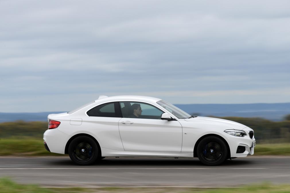 Recensione e prova su strada della BMW 220d xDrive restyling ...